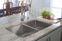 China 32 Inch X 19 Inch Undermount Stainless Steel Kitchen Sink Modern Design for sale