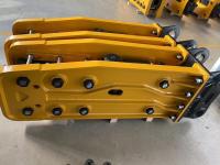 China 20G Hydraulic Hammer Rock Breaker with 135mm Diameter Chisel for 20-45 Ton Komatsu Excavators Made of 42CrMo Material for sale