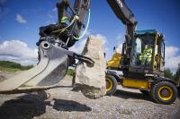 China Hydraulic Tiltrotator with 360° Rotation and +40-90° Swing for 1-30TON Excavators for sale
