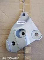 China Left Suspension Stabilizer Bar Bracket Precision Casting Machining For Geely Geometry A for sale