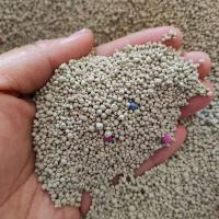 China Bentonite Cat Litter 0.8-3.5mm Low Tracking Clumping Odor Control Dust-Free Pet Supply for sale