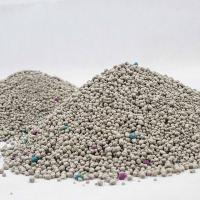 China Natural Bentonite Cat Litter Sand 100% Absorption Clumping Lavender Scent 0.8-3.5mm for sale