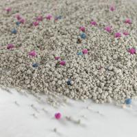 China Starhong 100% Natural Bentonite Cat Litter 0.8-3.5mm Strong Clumping Low Tracking for sale