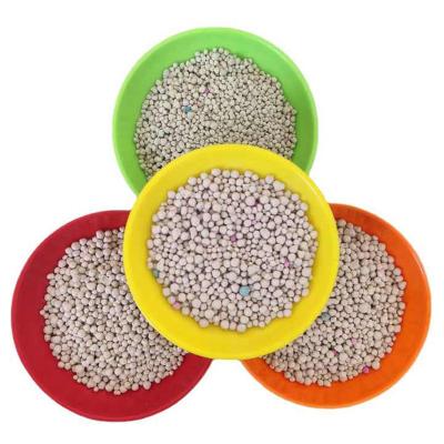 China Ultra Absorbent Bentonite Cat Litter with Hard Clumps and Enhanced Ammonia Control for sale
