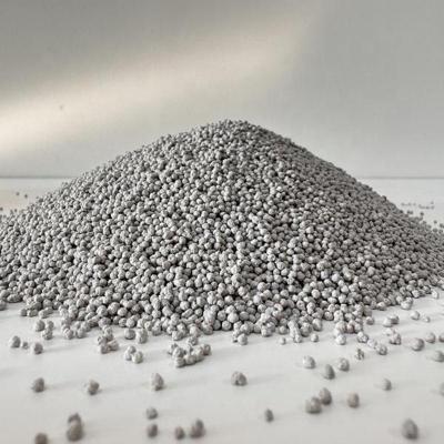 China Unscented Dust-Free Strong Clumping High Absorption Easy Cleaning Natural Mineral Bentonite Cat Litter for sale