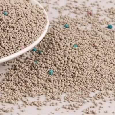 China Natural Sodium Bentonite Strong Clumping Low Tracking Pet Safe Cat Litter for sale