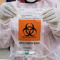 China Customized 3-Layer PE Biohazard Specimen Bag 15x25cm with Zipper Seal for Medical Lab Transport for sale