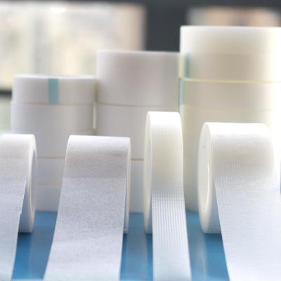 China Medical Non Woven Surgical Adhesive Tape 2.5cm x 9m Hypoallergenic Micropore Tape for sale