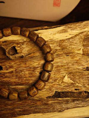 China Wild Agarwood Sinking Grade Oval Bracelet - 4mm-20mm Bead Size, 200g Weight, Natural Qinan Material for sale