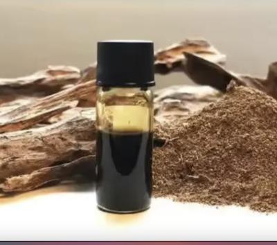 China Premium Agarwood Natural Oil 100% Pure Extract - 10ml to 100ml Bulk Wholesale for sale