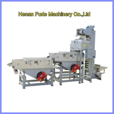 China peanut crushing machine, peanut kernel cutting machine for sale