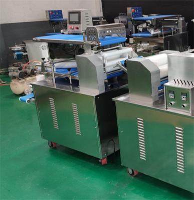 China automatic baozi machine, stuffed bun machine,  baozi forming machine for sale