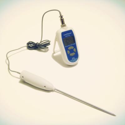 China IP68 Water Resistant Digital Food Thermometer -40°C to 300°C with ±0.5°C Accuracy for sale