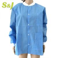 China Waterproof Disposable Medical Clothing Level 1 Isolation Gown White Cuff for sale