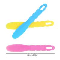 China SJ Dental Lab Rubber Mixing Bowls with Plastic Spatulas for Alginate Impression Plaster Materials for sale