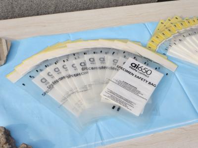 China Pocketed 7 Slotted 95kPa Specimen Transport Bag 150mmx240mm for sale
