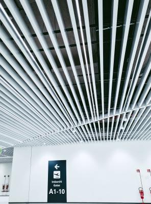 China Aluminum U Shaped Baffle Ceiling For Airport Terminal Interior Decoration for sale