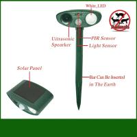 China Solar power Ultrasonic Rat Repellent cat dog rat repeller with LED light PIR SENSOR for sale
