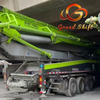 China Zoomlion ZLJ5530THBK 56m Boom Concrete Pump Truck with 180 m³/h Capacity and 13 MPa Pressure for sale