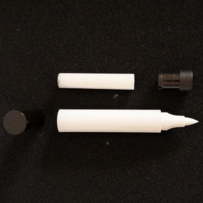 China Easy Use 4ml Black Eyeliner Pencil Different Styles Oem With Fiber Tip for sale