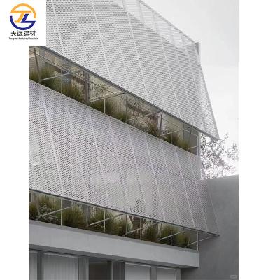 China SGS 1.2mm Aluminum C-Shaped Ceiling Strip with T-Shaped Carrier System - 75-300mm Widths, 8-10 Year Warranty for sale