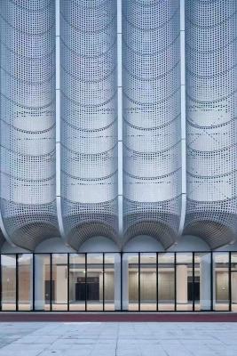 China C-Shaped Aluminum Roof Channel 0.6-1.2mm Thickness with Antistatic Coating for Office Buildings for sale