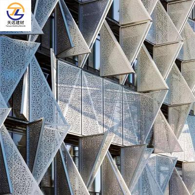 China U-Shape Aluminum Honeycomb Panel 0.6-1.2mm Thickness with 0.65-0.8 MRC Sound Absorption Rating for sale