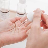 China 15ml/20ml/30ml/50ml/80ml/100ml dropper bottle,PET transparent bottle, cosmetic essence bottle，label logo for sale