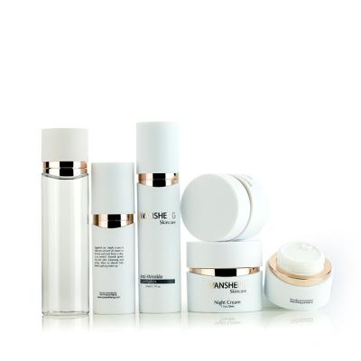 China A set of large size cosmetic plastic vacuum pump bottle with rose gold shoulder, lotion bottle, cream bottle, cosmetic b for sale