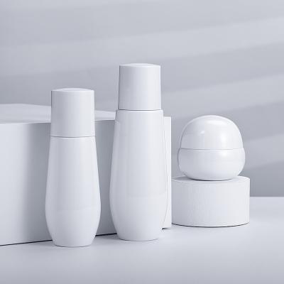 China Skincare Packaging Set, 100ml Spray Bottle, 70g Cream Bottle, 150ml Press Lotion Bottle, Customized Logo for sale