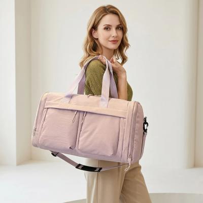 China 35L Large Capacity Sports Carrying Bag with Dry Wet Isolated Design and Shoes Compartment for sale