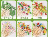 China Creative Wooden Sticks for Disposable Biodegradable 12 Cm Natural Fruit Fork Cocktail for sale