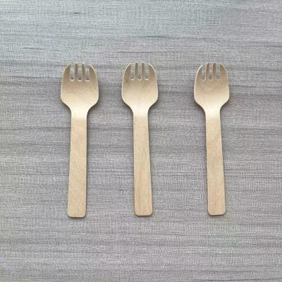 China Disposable Wooden Cutlery Set Knife Spoon 15.8cm Eco Friendly Biodegradable Custom Logo for sale
