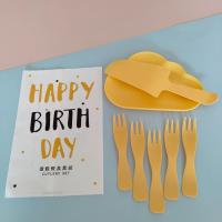 China Water Cloud Shape Plate Cake Cutlery Set Customized Plastic Disposable Party Supplies for sale