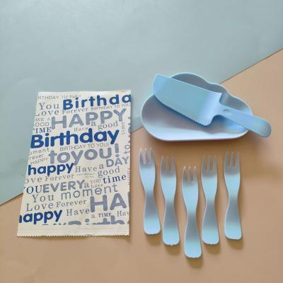 China Disposable Plastic Cake Cutlery Set 7-Piece with Knife Fork and Plate for Birthday Party for sale