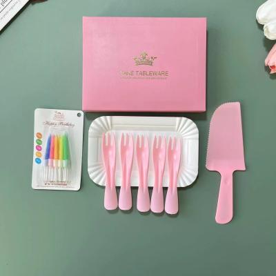 China Disposable PP Plastic Cake Plate 7 Inch for Party Festival Fruit Cake Tray for sale