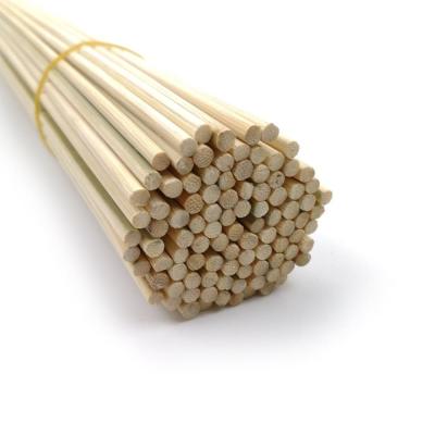China Large Diameter Long Bamboo Round Wooden Sticks for BBQ Skewers 2.5-5.0mm 100-600mm for sale