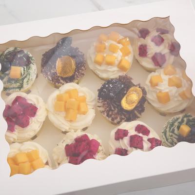 China 12 Hole 400GSM Kraft Paper Cupcake Box with Lining Eco Friendly Disposable Stock for sale