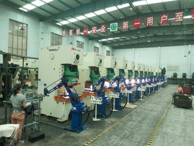 China Energy Saving Robot Stamping Line 12-15 SPM Automation Fast Cycle Time for sale