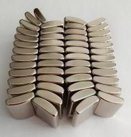 China N52 Arc Neodymium Motor Magnets with 14.4-14.8 kgs Br Strength for AC Motors and Car Alternators for sale