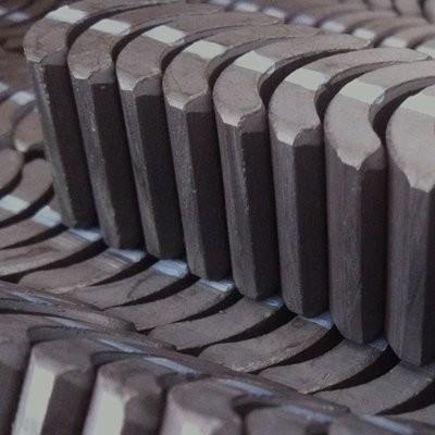 China Customized Permanent Big Ferrite Arc Magnet For Air Pump 52.12*50.18*7.27 mm for sale