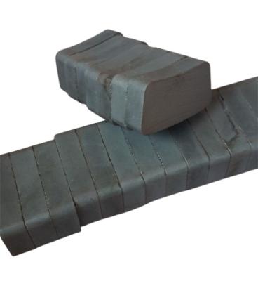 China Custom Arc Curve Shape C5 Grade Ferrite Motor Magnet for Navigation Light 15 Years Experience for sale