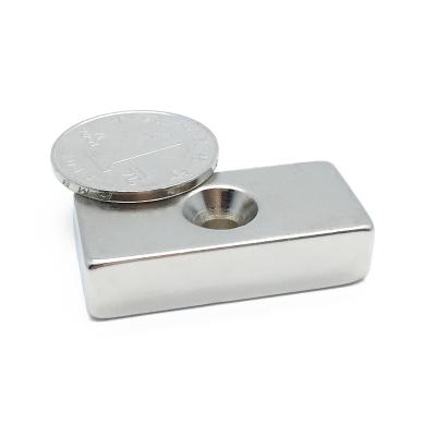 China 20*10*3mm N35 Neodymium Block Countersunk Magnets With Screw Hole for sale