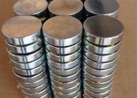 China N33-N50 Small Neodymium Disc Magnets with ±0.05mm Tolerance for Jewelry Box Applications for sale