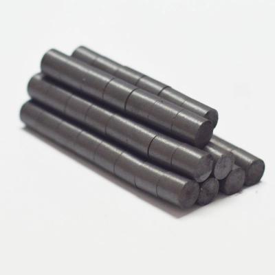 China Custom Ceramic Ferrite Disc Magnets C8 D18 x 3mm with Y25-Y35 Grade and ±0.1mm Tolerance for sale