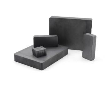 China Industrial Hard Ferrite Block Magnets Y25-Y35 Grade with ±2% Size Tolerance and 250°C Temperature Rating for sale