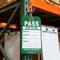 China Customizable Water-Proof Tear Resistant PVC Safety Warning Tag Plastic Safety Tag Lockout Danger Sign for sale