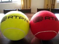 China 8 Inch Inflatable Jumbo Tennis Ball 250g Waterproof Polyester Felt for sale