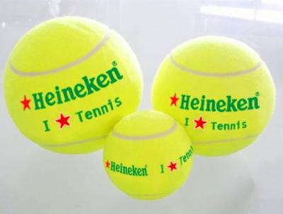 China Inflatable Jumbo Tennis Ball 9.5 Inch Diameter Polyester Felt Waterproof for Training and Play for sale