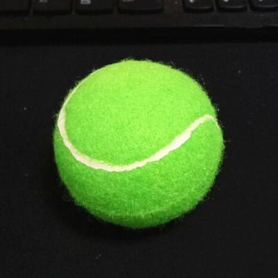 China 2.5 Inch Squeaky Ball Dog Toys Natural Rubber Pet Tennis Balls 5000pcs MOQ for sale